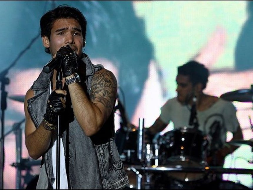 Ádammo pide apoyo a sus fans para triunfar en MTV Europe Music Awards