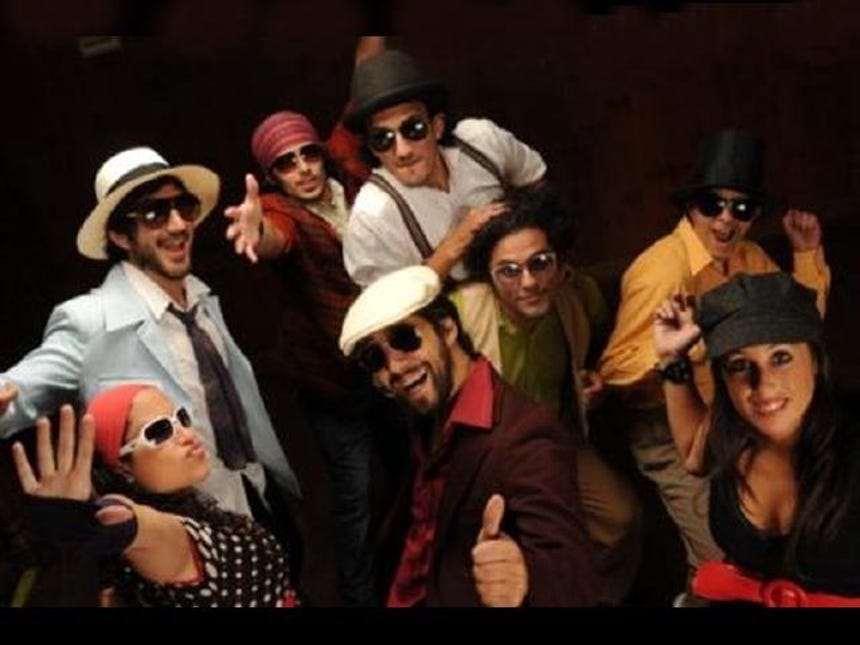 Colectivo Circo Band "Vive la vida" en MTV