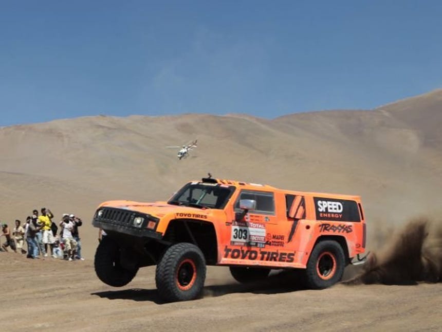 Robby Gordon armará la fiesta del Dakar 2013 en Perú con su Hummer naranja