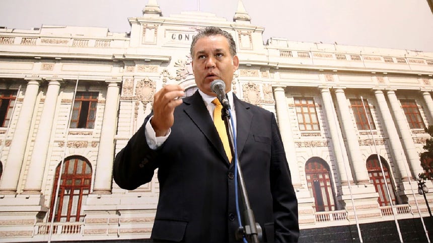Víctor Albrecht seguirá siendo investigado por presuntos actos de ...