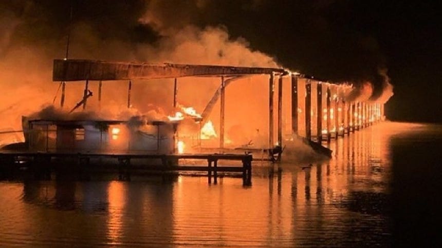 Estados Unidos | Ocho personas murieron en el incendio de un puerto en ...