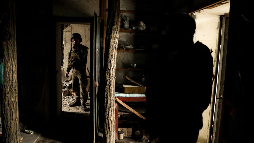 Rusia confirma que tropas chechenas participan en combates en Donetsk