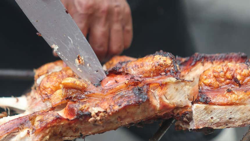 Chancho al palo ¿cuál es el secreto para preparar este popular plato?