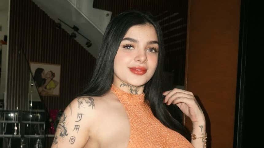 Karely Ruíz modelo de onlyfans responde a las criticas a su cuerpo tras ...