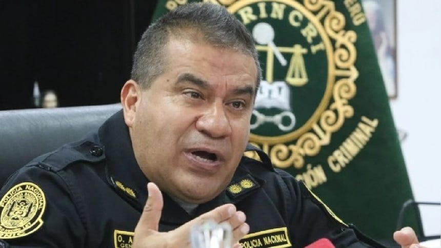 Óscar Arriola defiende compra de autos de alta gama para la PNP y afima ...
