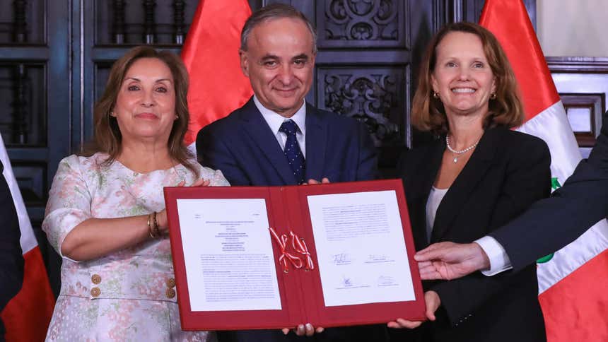 Dina Boluarte firmó modificación de contratos de exploración de ...