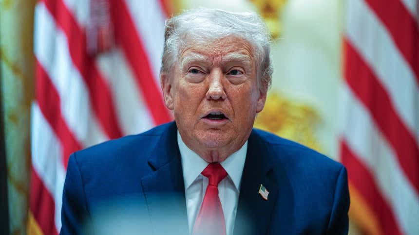 Aprobación de Donald Trump cae a su menor nivel, 37 %, en la encuesta ...
