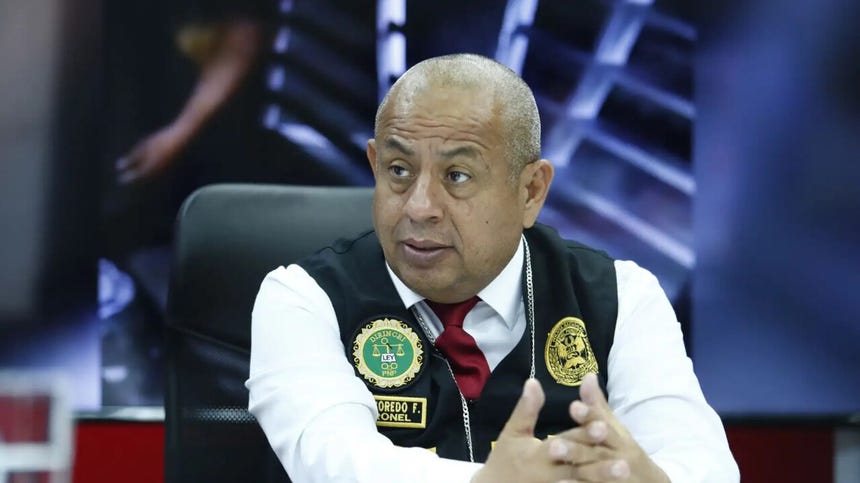 General Víctor Revoredo: PNP responde a la Constitución y autoridades ...