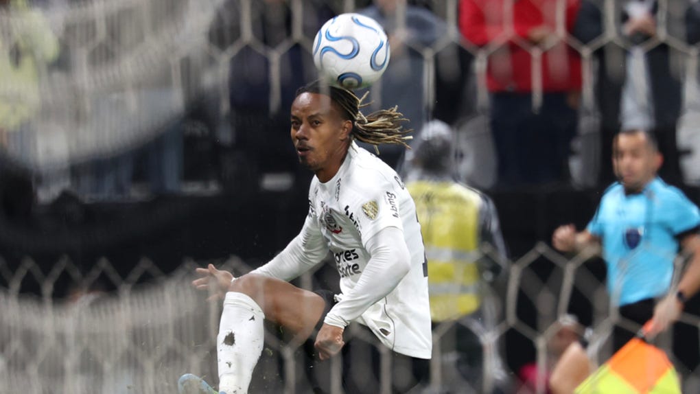 Platense venció 2-0 a Corinthians de André Carrillo y clasificó a ...