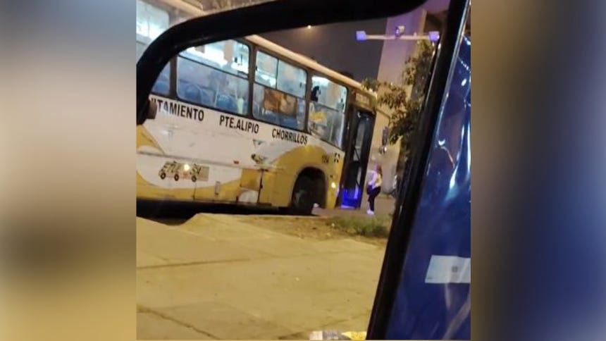 SJL: anciano resultó gravemente herido tras ser atropellado por un bus ...