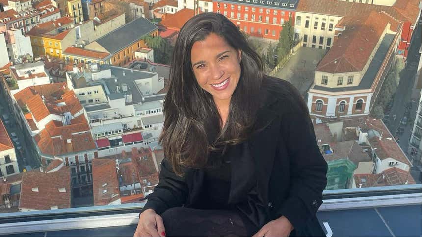 Vanessa Terkes fue captada besando a misterioso galán