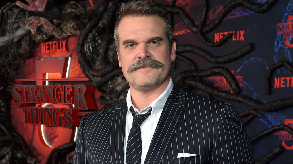 David Harbour rompe silencio sobre album de Lily Allen inspirado en ...